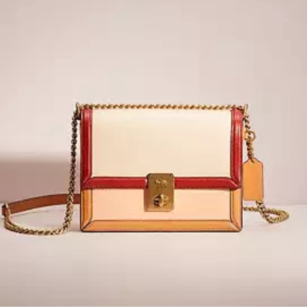 Coach Hutton Shoulder Bag. Mid Size. - Gem